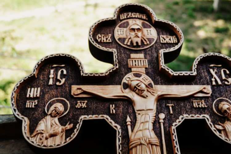 Crucea - semn de binecuvântare, armă de nebiruit împotriva diavolului ...