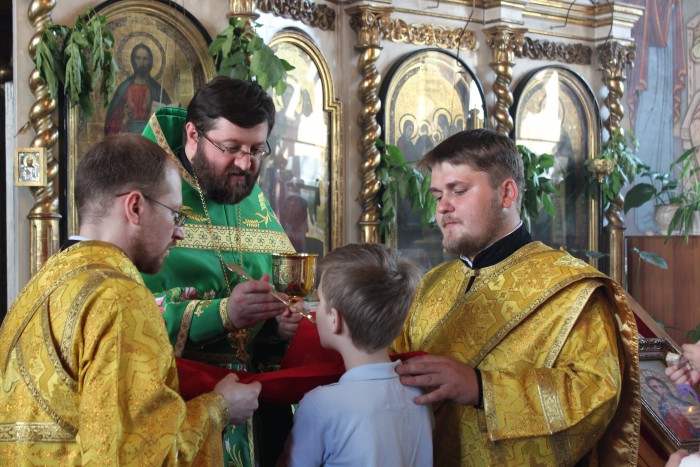 Sfânta Împărtăşanie ajută la îndumnezeirea noastră - Altarul Credinței