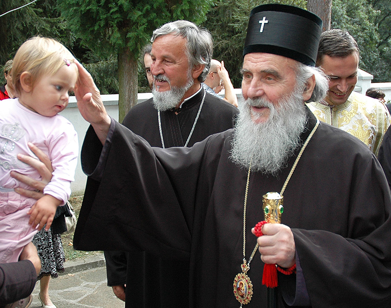 Conduită şi formule de adresare către clericii Bisericii - Altarul ...